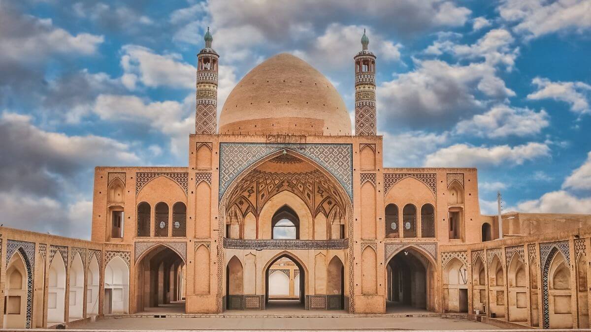 Should I Learn Farsi Or Arabic? We Can Help You Decide - Lingalot